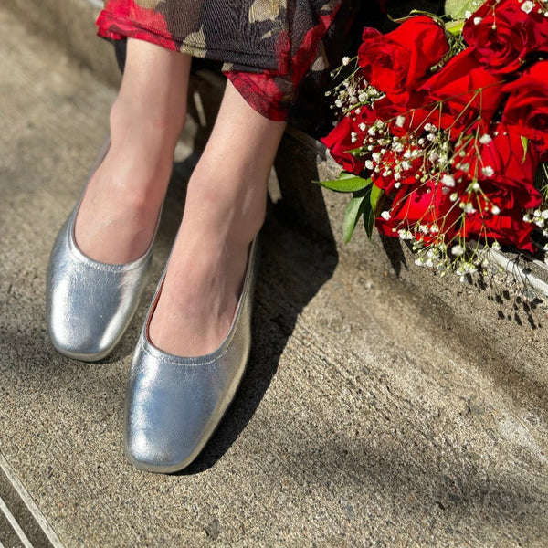 VAGABOND - JOLIN FLAT IN SILVER LEATHER - the Urban Shoe Myth